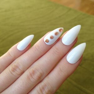 31 Short Pointy Nails Design and Trends in 2023