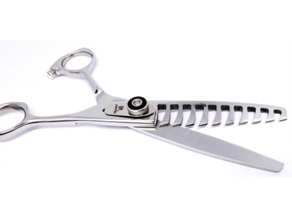 11 Best Thinning Scissors & How to Use Them (Easy Guide)